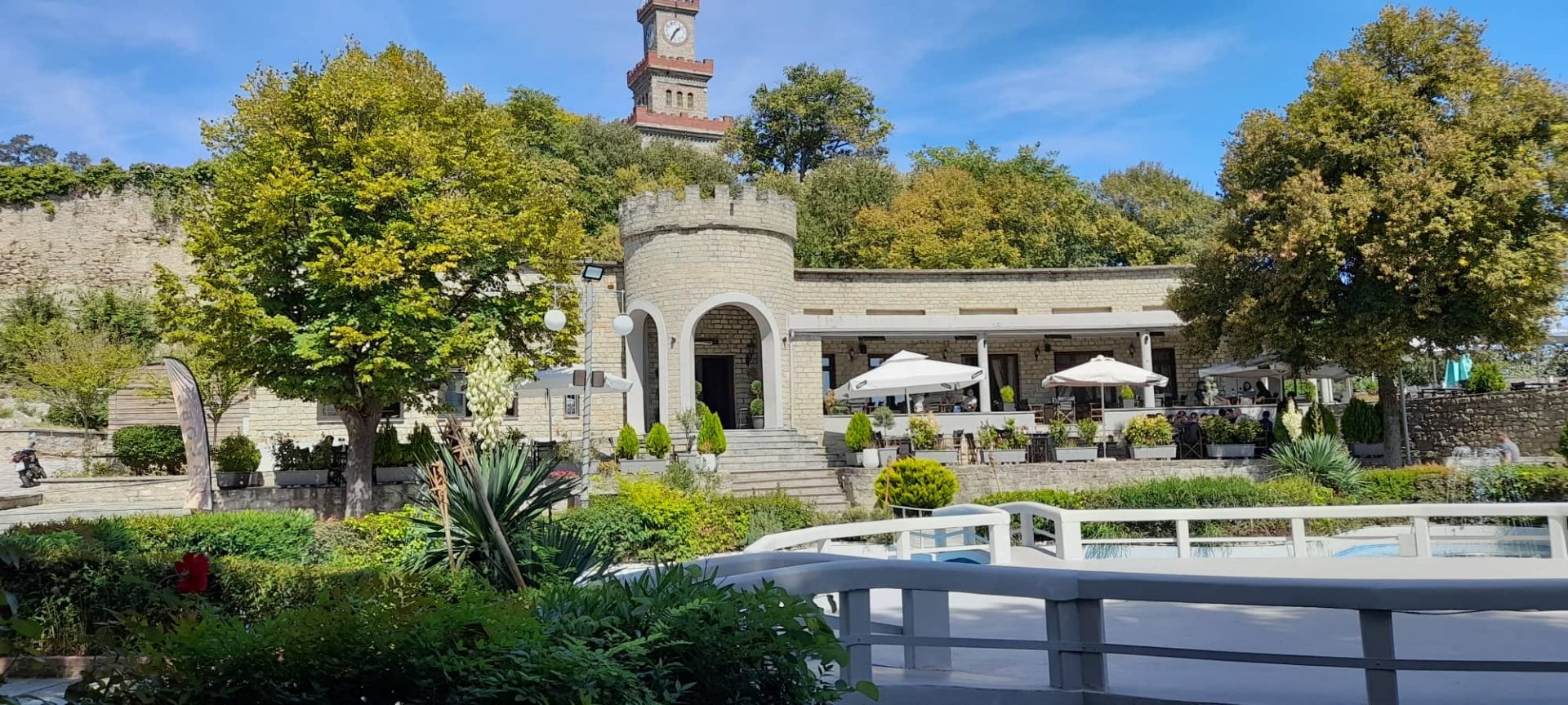 Fortress Cafe: Απολαύστε τον καφέ ή το φαγητό σας στο πιο ψηλό σημείο ...